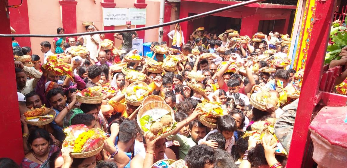Amazing View: रजरप्पा छिन्नमस्तिका मंदिर में विवाह, जनेऊ व मुंडन को ...