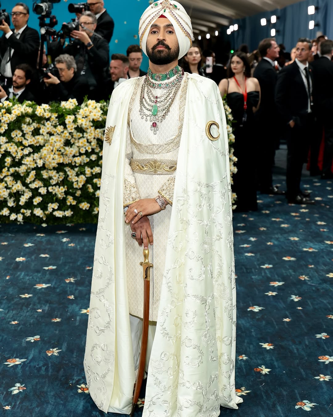 Met Gala 2025 के असली महाराजा निकले दिलजीत दोसांझ, थीम से हटकर चुना लुक ...