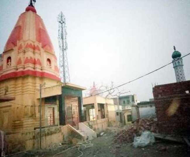 Hapur: फिर बजेंगे मंदिरों के घंटे और होगी मस्जिदों में अजान, कंटेनमेंट ...