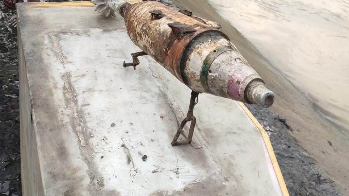 दिल्ली की मुनक नहर में मिला पुराना मोर्टार शेल, पुलिस जांच में जुटी ...