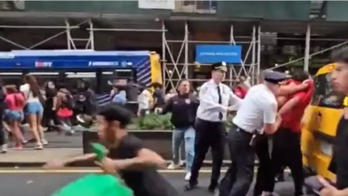 New York: ऑनलाइन स्ट्रीमर काई सेनेट पर कानूनी कार्रवाई, अराजकता फैलाने ...