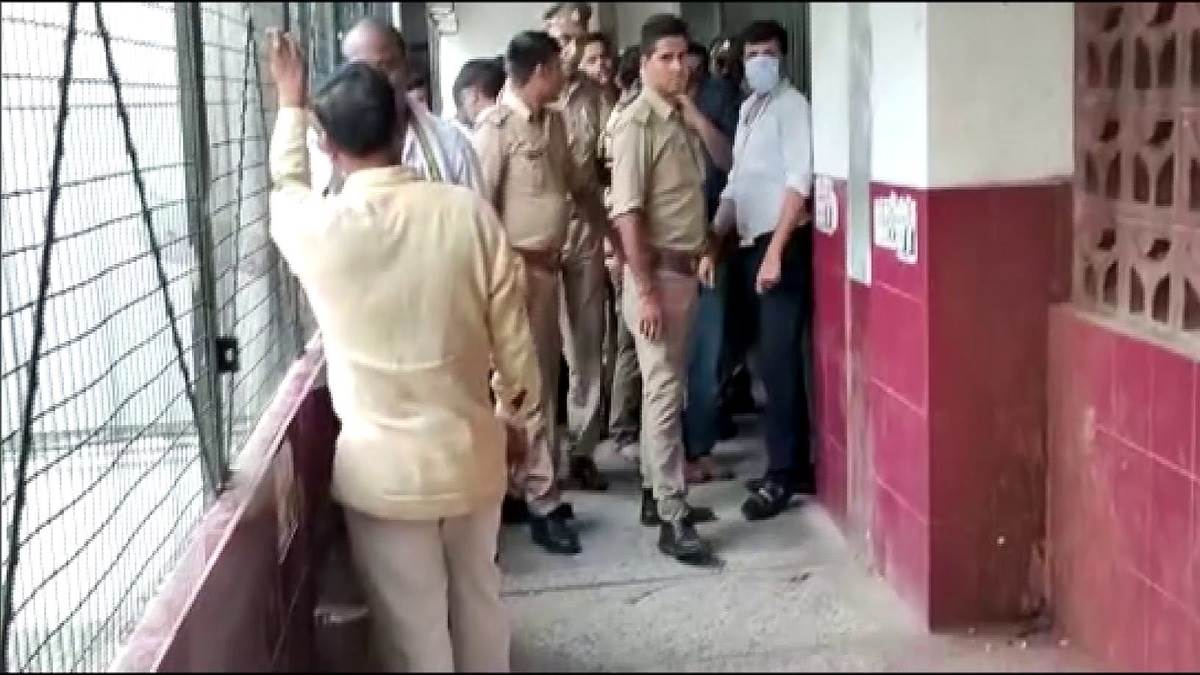 Hotel Levana Lucknow Case: होटल लेवाना अग्निकांड में दो मालिक सहित जीएम ...