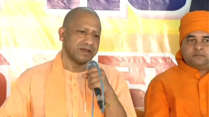 CM Yogi Adityanath in Jaipur: आचार्य सोमेन्द्र शर्मा की चादरपोशी और ...