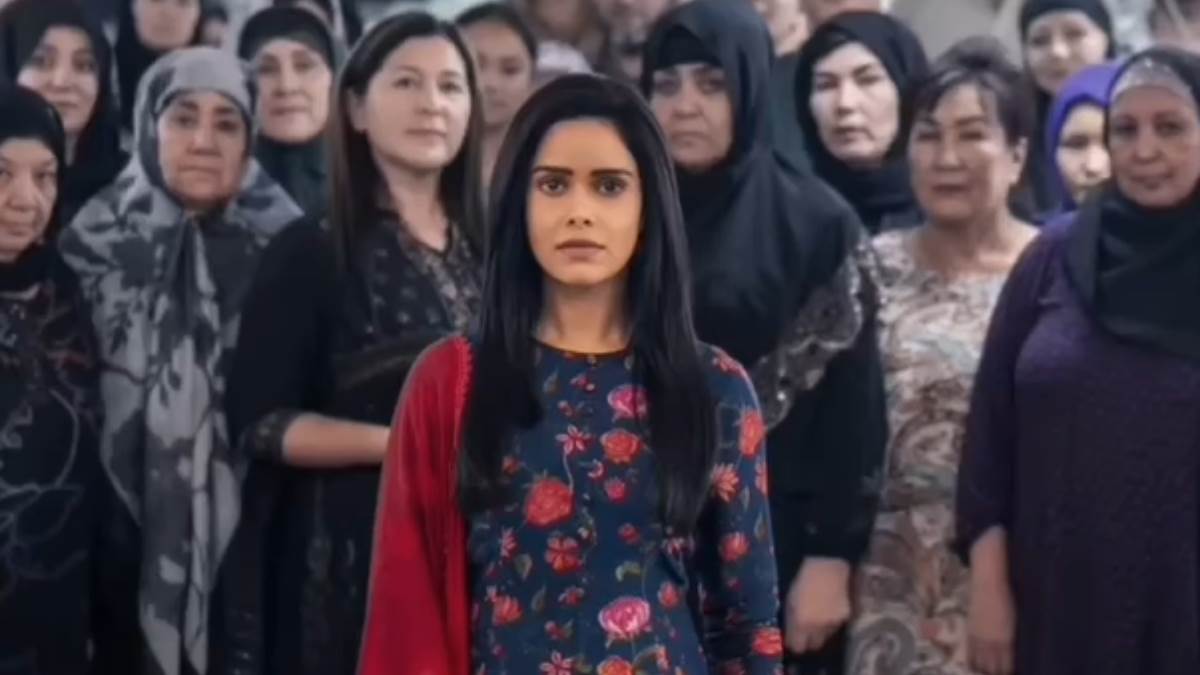 Nushrratt Bharuccha की फिल्म अकेली का मोशन पोस्टर रिलीज, इस अंदाज में ...