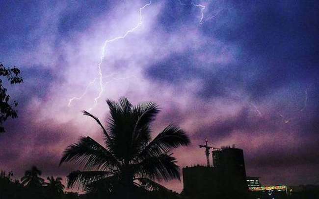 MAHA Cyclone Live Update: गुजरात से नहीं टकराएगा तूफान, महाराष्ट्र सहित ...