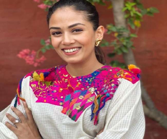 मीरा राजपूत ने दिल्ली में पटाखों से फैले प्रदूषण पर किया रिएक्ट, कहा ...