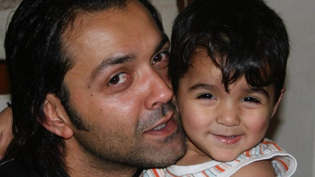 Bobby Deol Son: 18 साल का हुआ बॉबी देओल का बेटा धरम, एक्टर ने शेयर की ... Bobby Deol Son: 18 साल का हुआ बॉबी देओल का बेटा धरम, एक्टर ने शेयर की ...