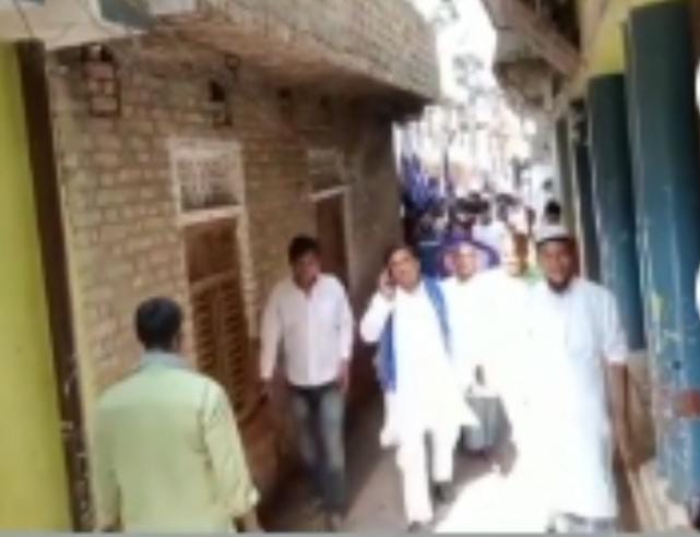 आजमगढ़ के निकाय चुनाव में 'पाकिस्‍तान' की एंट्री, पुलिस ने कहा - 'पर्दे ...