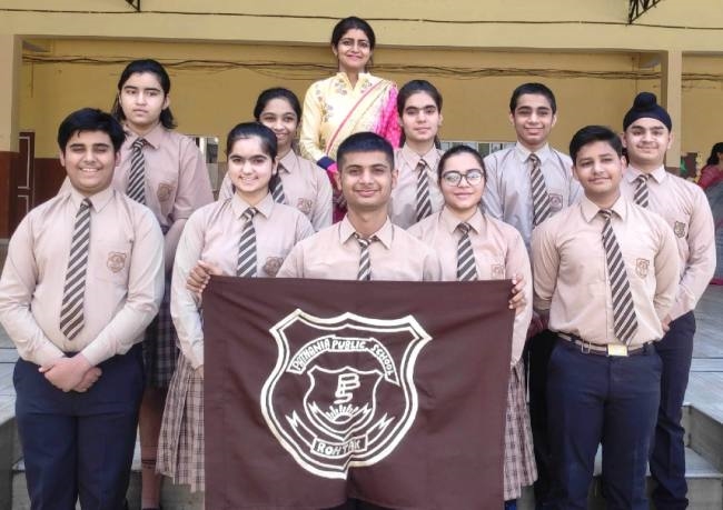 अंतरराष्ट्रीय स्तर पर पठानिया स्कूल ने प्राप्त की रनरअप ट्राफी ...