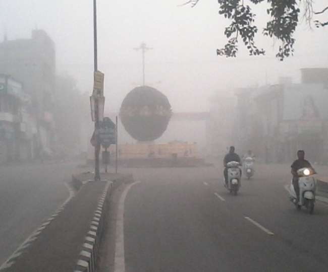 Lucknow Weather Update: पिछले 96 घंटे से लखनऊ धुंध के आगोश में, अभी ...