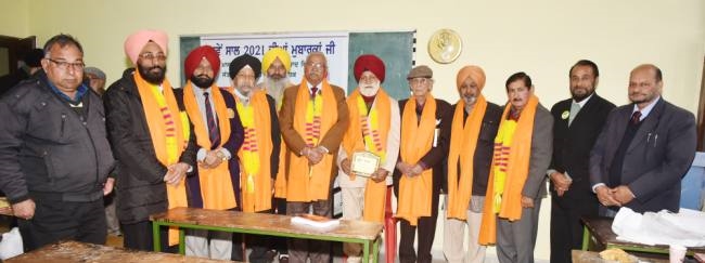 नैशनल अवार्डी सतदेव शर्मा की जीवनी जज्बातां दी वेदनी का विमोचन ...