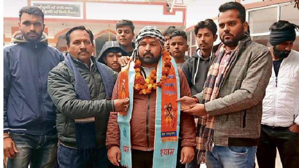 UP News: यूपी में मुस्लिम धर्म त्यागकर हिंदू बना युवक, शहजाद अब कहलाएगा ...