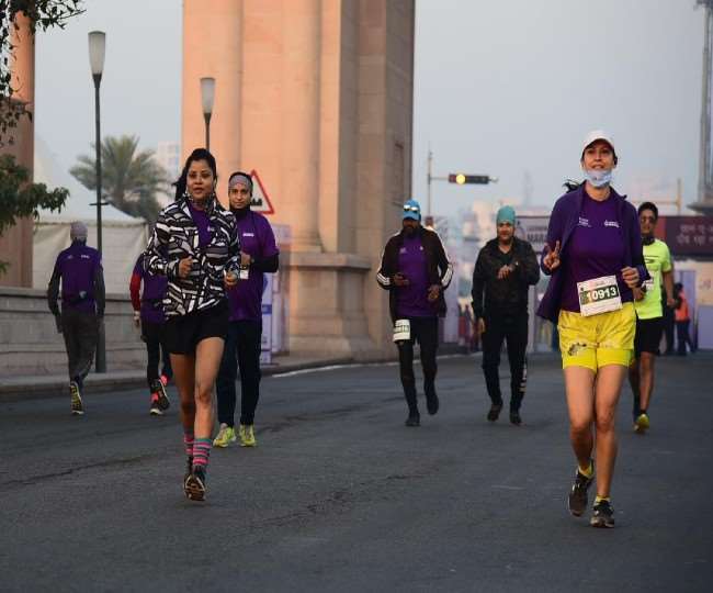 लखनऊ सिटी हाफ मैराथन में दौड़े 500 धावक, 1090 चौराहे से जनेश्वर मिश्र ...