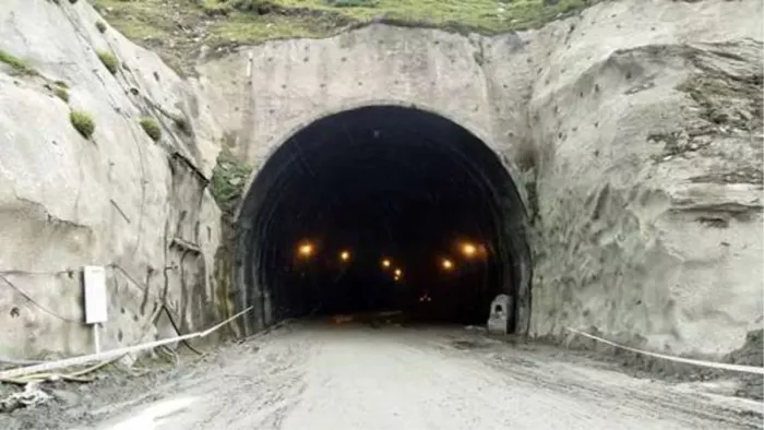 Rishikesh-Karnprayag Rail Project: सुरंग खोदाई से व्यासी व कौड़ियाल में ...