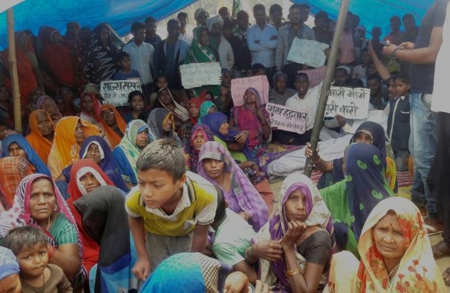 मांग पूरी होने तक बेमियादी भूख हड़ताल - Hunger strike will continue ...