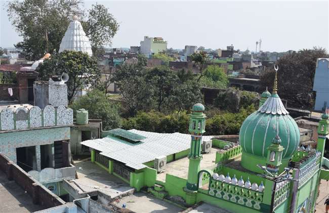 सद्भाव :सम्‍भल में एक ओर एक रात की मस्जिद दूसरी ओर कल्कि धाम, यहां कभी ...