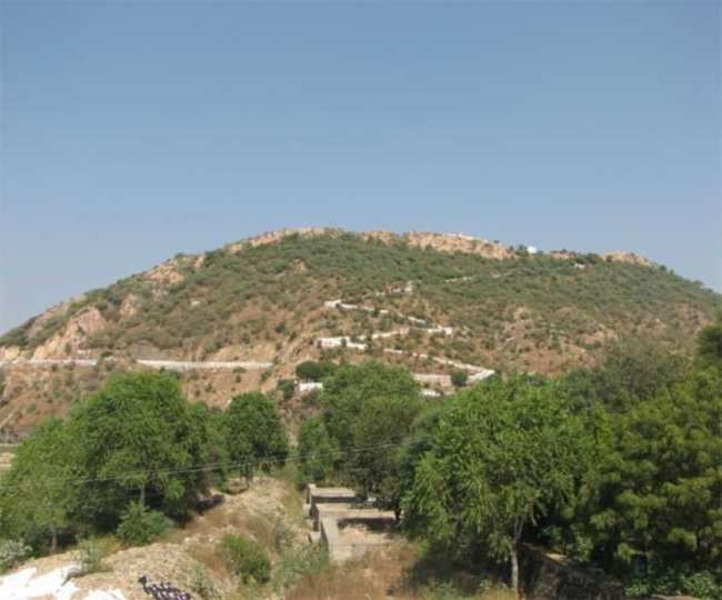 Goverdhan Temple: अंधेरे में दमक उठेंगी पर्वतराज गोवर्धन की शिलाएं ...