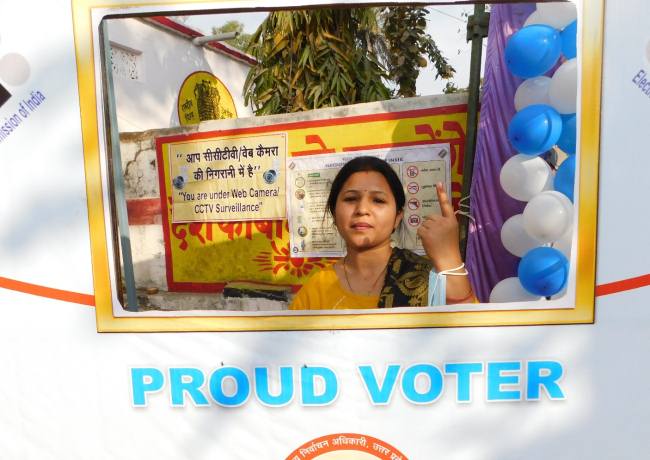 आकर्षण का केंद्र बने आदर्श व सखी बूथ - Adarsh and Sakhi booth became ...