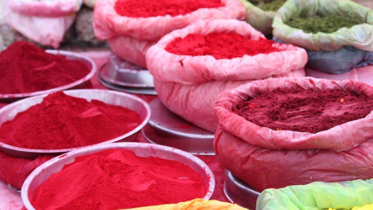 Holi 2023: होली पर रंग-गुलाल का बाजार हुआ गुलजार, कार्टून मास्क और रंग ...