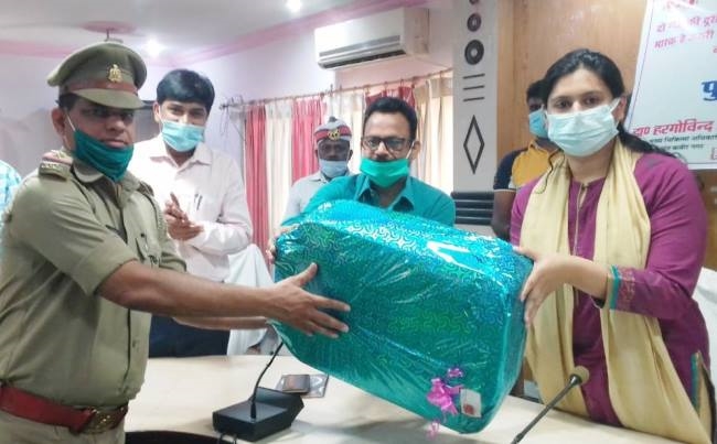 एसओ समेत चार कर्मियों को मिला कोविड वैक्सीनेशन पुरस्कार - Four ...