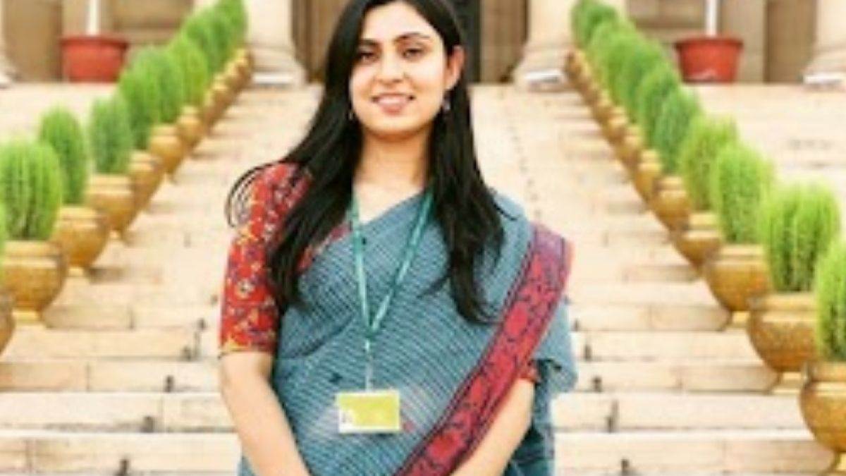 IAS Success Story: बिना कोचिंग, इंटरनेट की मदद से दूसरे प्रयास में ...