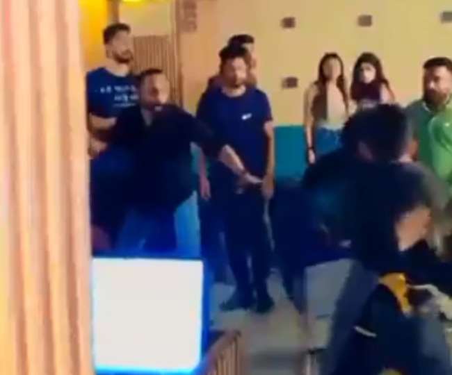 लखनऊ के नाइट क्लब में युवतियों से अभद्रता, खूब चले लात-घूसे; इंटरनेट ...