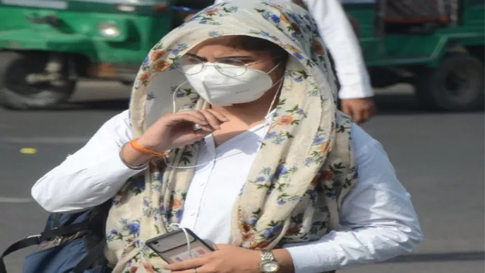 UP Weather Update: पूर्वी जिलों में नौ से हल्‍की-फुल्‍की बारिश के आसार ...