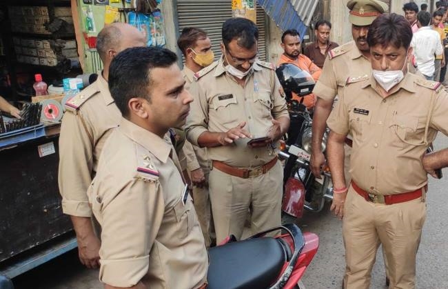 अलीगढ़ में मदारगेट पर भट्ठी में धमाका, इलाका दहला - Explosion at Madar ...