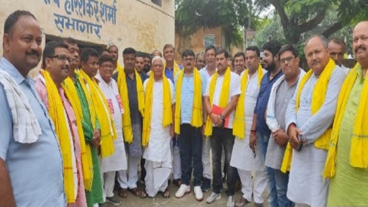 भूमिहार समाज अगले चुनाव में किसके साथ जाएगा...सम्मेलन में पहुंचे नेताओं ...