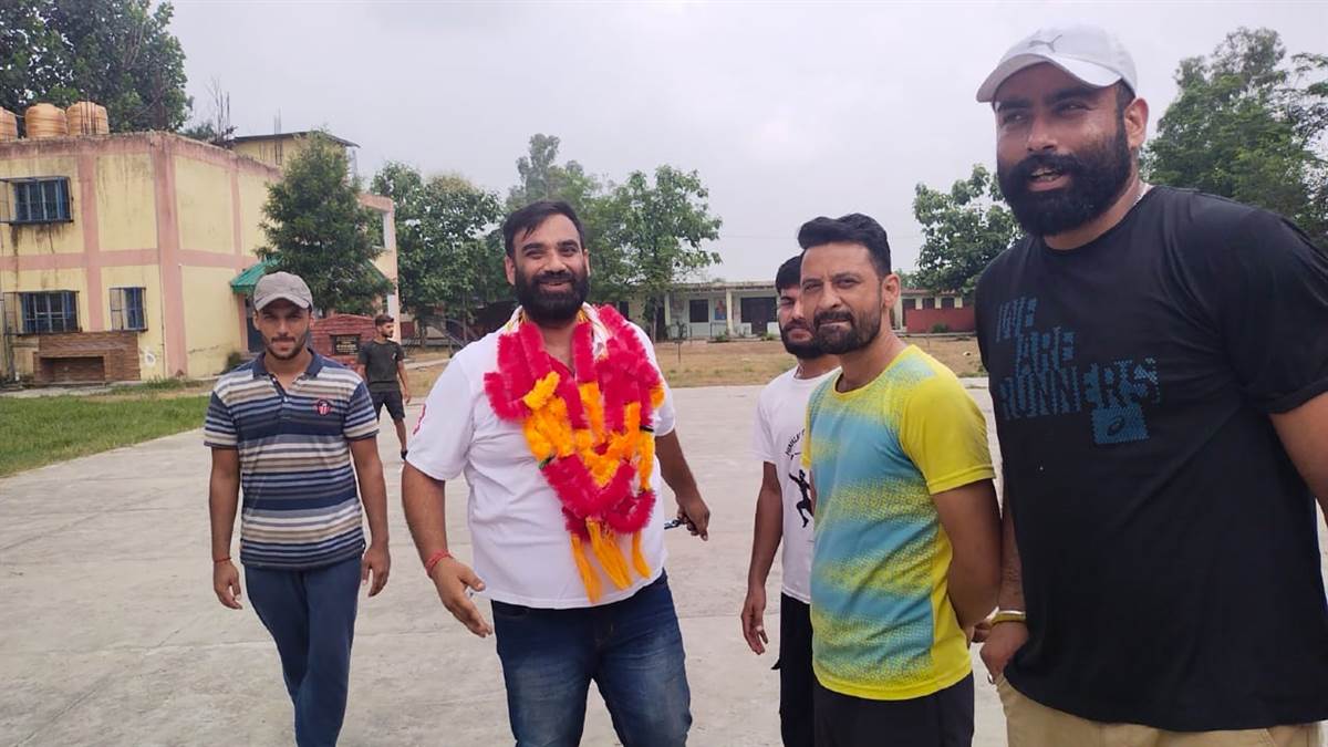 गगरेट के क्‍लोह में यंग स्‍टार क्‍लब ने शुरू किया क्रिकेट टूर्नामेंट ...