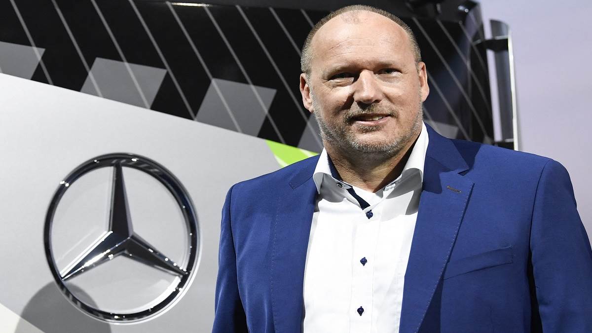 Jochen Goetz: डेमलर ट्रक के वित्त प्रमुख जोचेन गोएट्ज की 'दुखद घटना ...