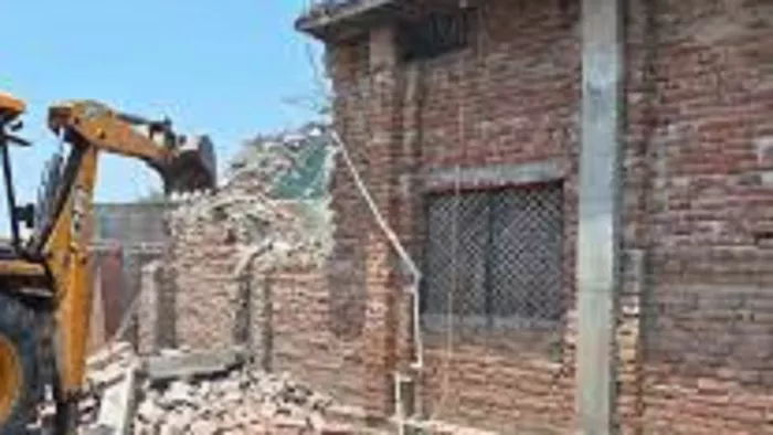 Prayagraj Development Authority आवास योजना के पार्क में 70 से अधिक अवैध ...