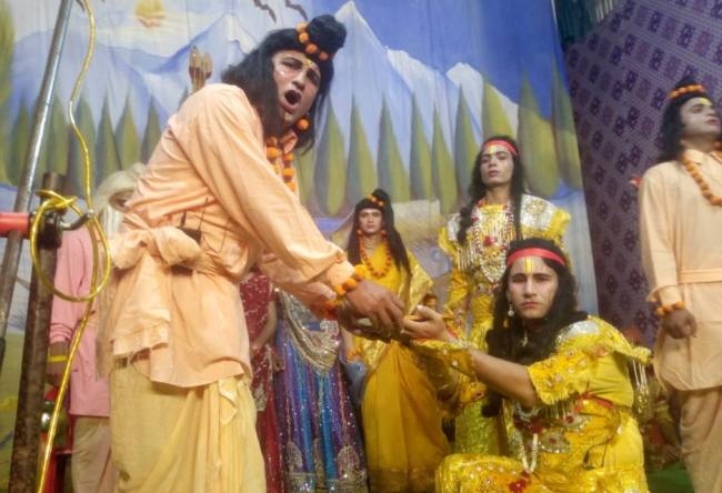 राम-भरत का किरदार निभा दे रहे प्यार का संदेश - playing the role of Ram ...