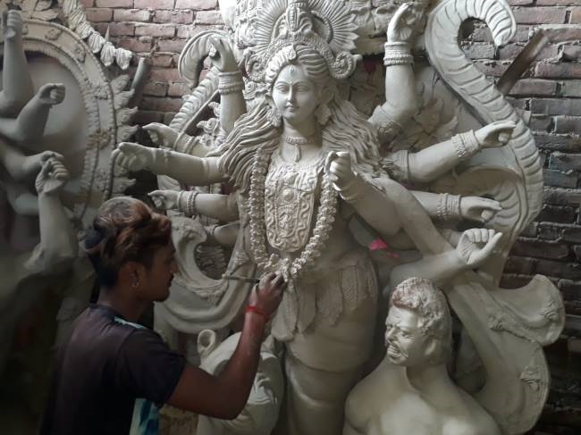 पंडाल लगाने की छूट मिलने से समितियों में हलचल