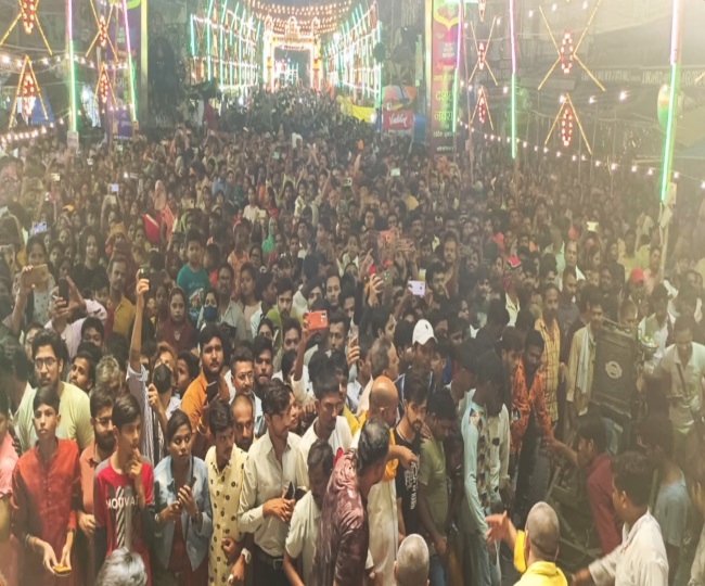 Prayagraj Bharat Milap: श्रीराम और भरत के मिलन पर छलके नैन, आधी रात बाद ...