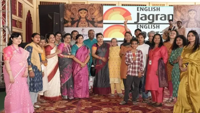 Sharod Utsav 2024: ग्रांड दुर्गा पूजा पंडाल के साथ सिल्वर जुबली मना रही ...