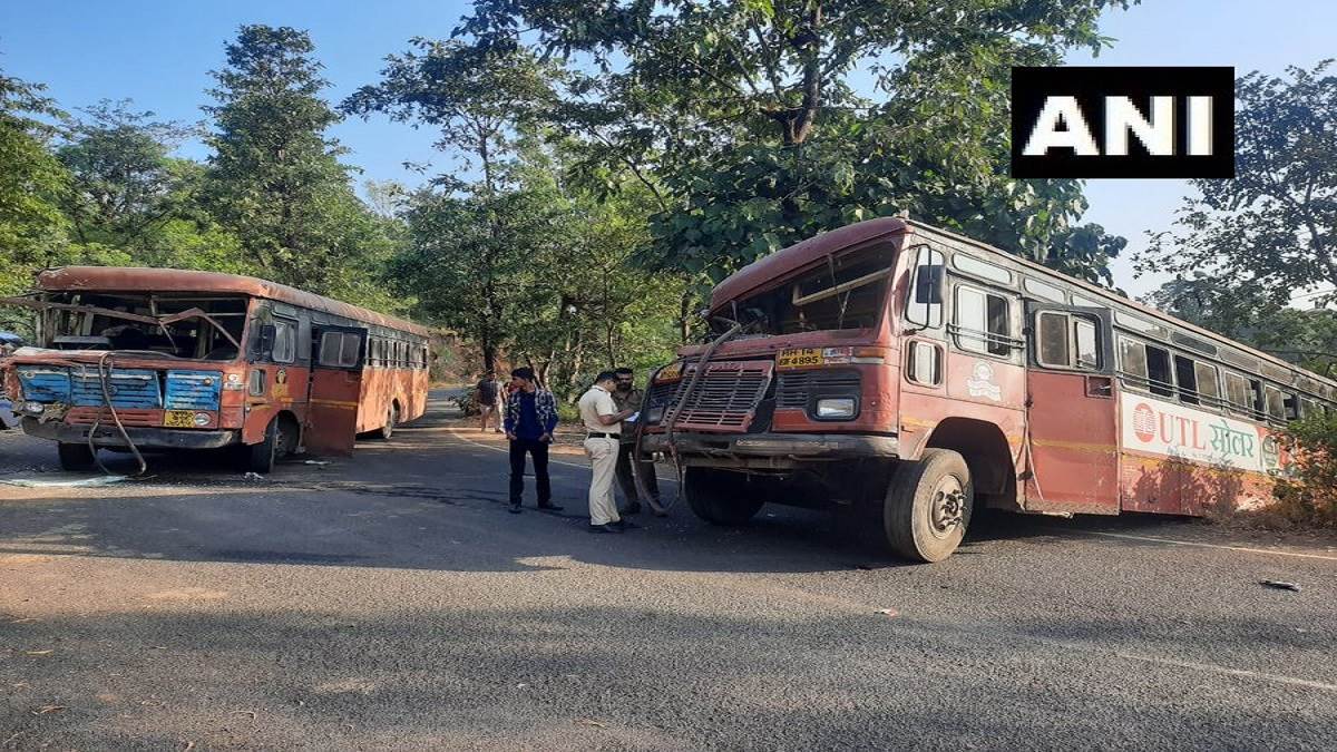 महाराष्‍ट्र सड़क हादसा: पालघर में दो बसों के बीच हुई जबरदस्‍त टक्‍कर, करीब 20 यात्रियों के जख् ...