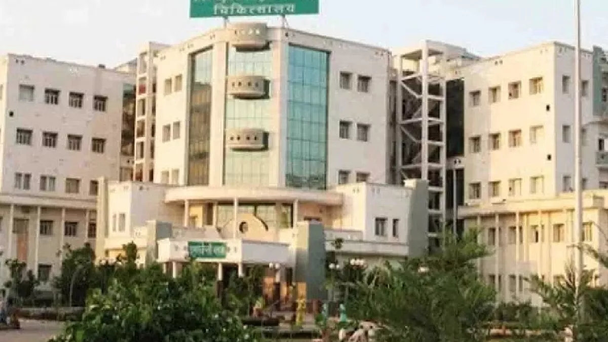 Pacemaker Scam In UP: उत्तर प्रदेश आयुर्विज्ञान विश्वविद्यालय के डा ...