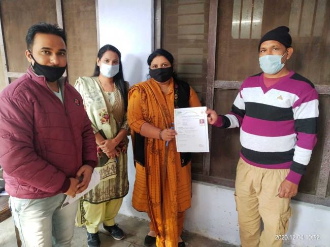 डबवाली में 106 रेहड़ी वालों को दिए प्रमाणपत्र - Certificates given to ...