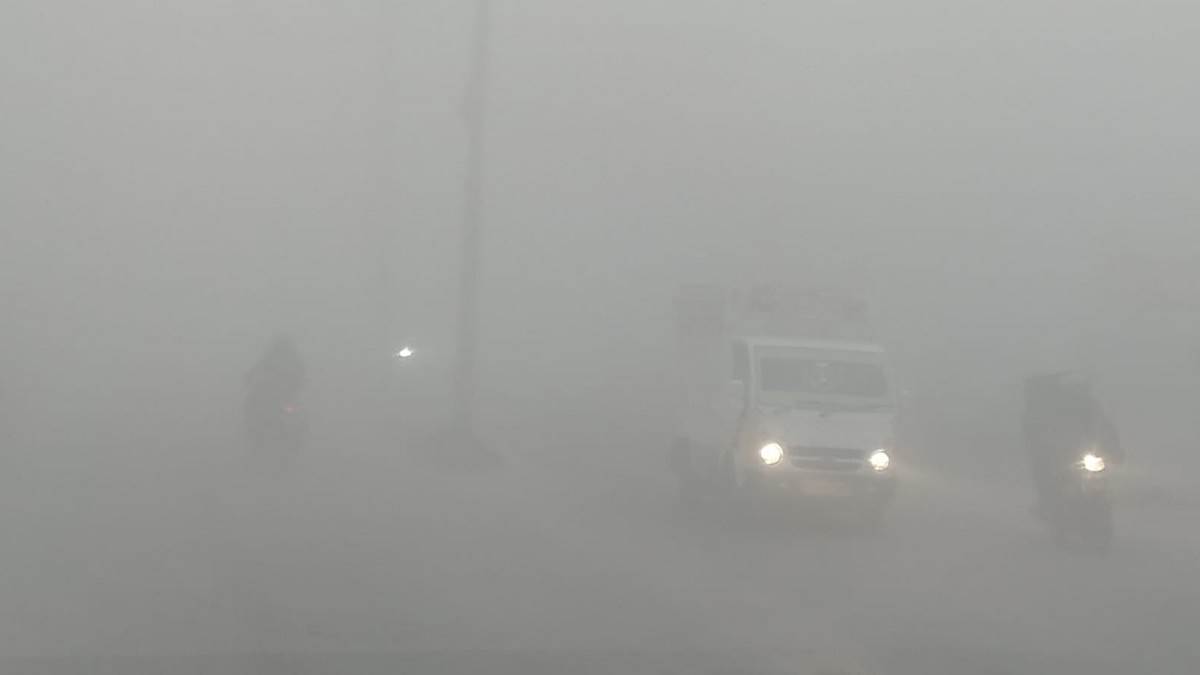 Winter In UP: यूपी में बर्फीली हवा ने गिराया पारा, 2 ड‍िग्री पहुंचा ...