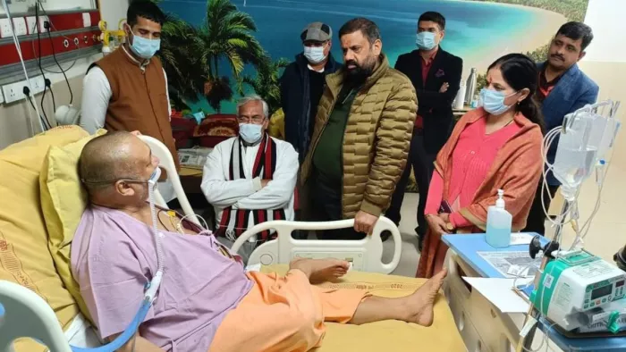 Rishikesh: पूर्व मुख्यमंत्री त्रिवेंद्र सिंह रावत ने जाना स्वामी राज ...