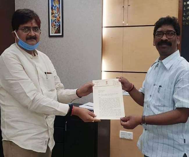 बैंकमोड़ एंव मटकुरिया फ्लाईओवर निर्माण को लेकर धनबाद विधायक मिले सीएम ...