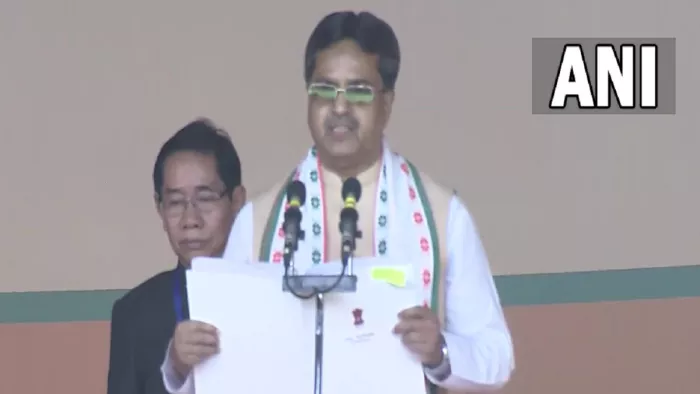 Manik Saha: माणिक साहा ने ली त्रिपुरा के मुख्यमंत्री पद की शपथ, PM मोदी ...