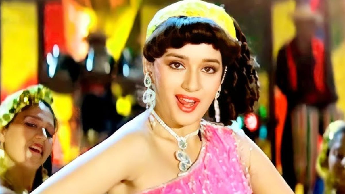 Madhuri Dixit ने बदला सिनेमा का अंदाज? फैंस ने जमकर फॉलो किए एक्ट्रेस ...