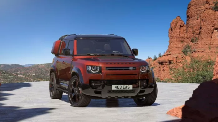 नए Sedona Edition के साथ आई Land Rover Defender, इंजन के साथ मिले ये ...