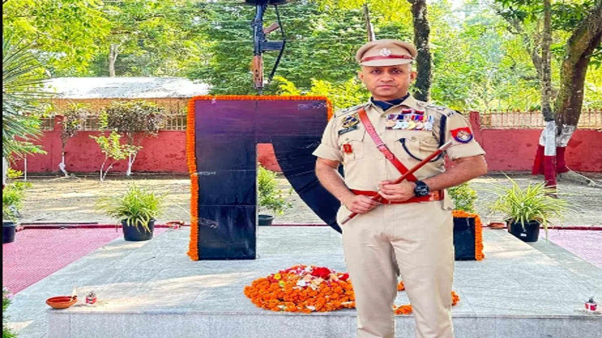 Bihar Politics: 'पावर स्टार', बाहुबली की पत्नी और IPS भी कूदे चुनावी ...