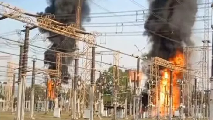 सोनभद्र में हादसा: ओबरा परियोजना के बीटीपीएस स्विच यार्ड में लगी भीषण ...