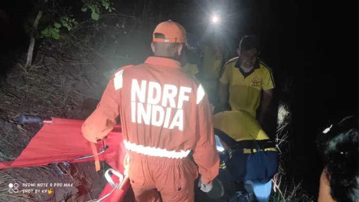 आमजन की जिंदगी से खिलवाड़, यमुनोत्री राजमार्ग पर हुई बस दुर्घटना ने ...