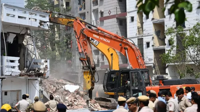 Delhi Bulldozer Action: दिल्ली में तोड़े जाएंगे 100 से ज्यादा मकान, DDA ...