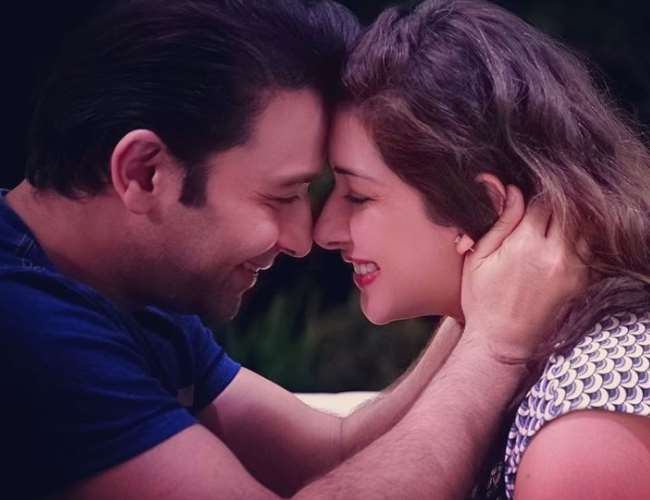 Yahan Main Ghar Ghar Kheli एक्ट्रेस समेक्षा ने सिंगर से गुपचप शादी के ...